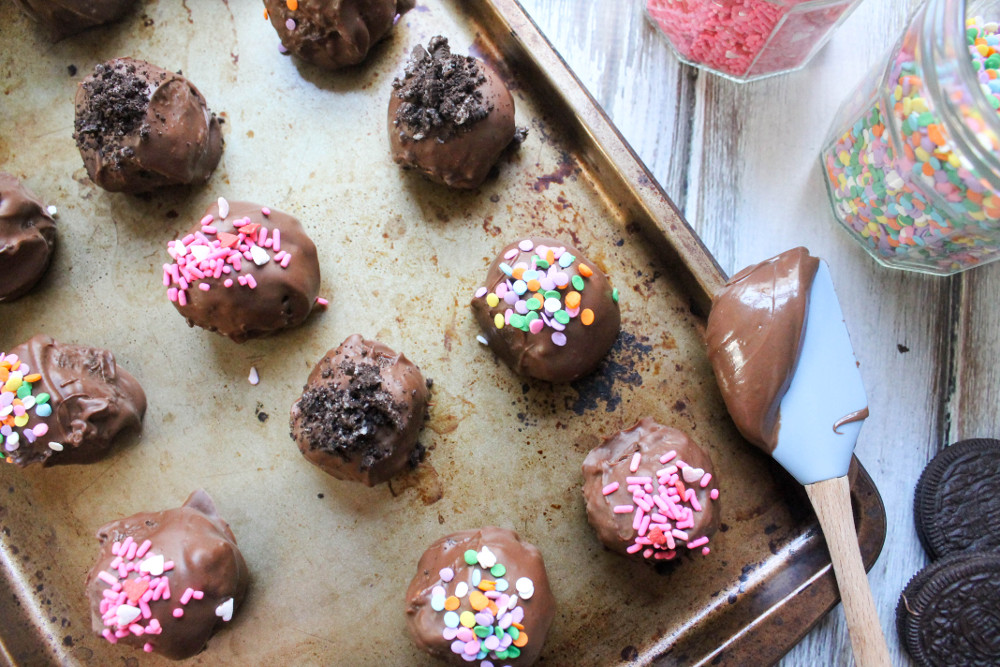 Hazelnut Oreo Truffles - Confessions of a Chocoholic
